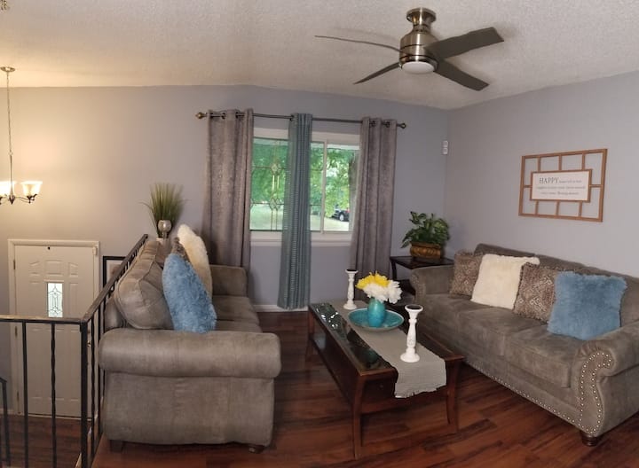 Cozy 4 Beds Jacuzzi 10 Mins To Downtown Columbus - コロンバス, OH