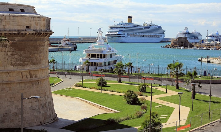 Double Room A Stone's Throw From The Port - Civitavecchia
