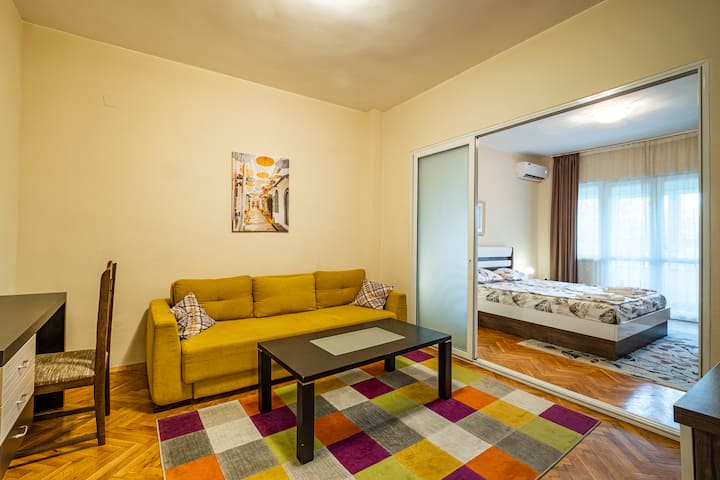Primorski 2br Apartment With Free Parking - バルナ