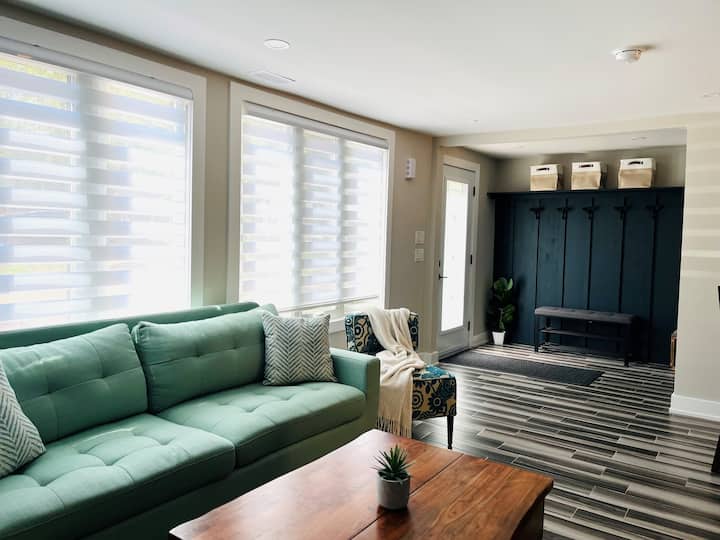 Quaint Wasaga Beach Retreat - Wasaga Beach