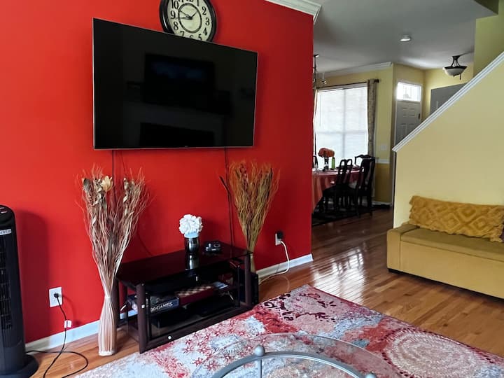 Exotic Home With Cozy Fireplace - Danbury, CT