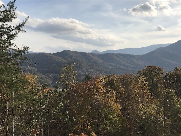 Cute Cabin For Families Or Couples! Awesome Views! - Hiawassee, GA