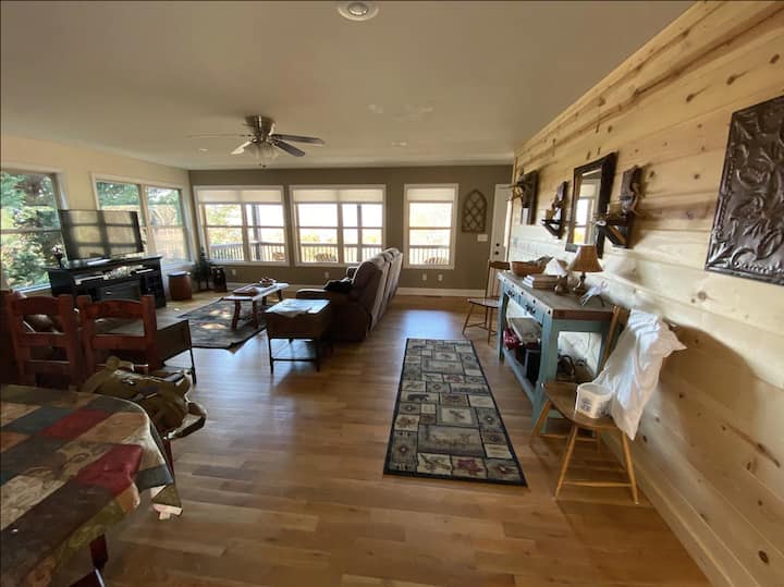 5 Stars! For Families Or Couples! Awesome Views! - Hiawassee, GA