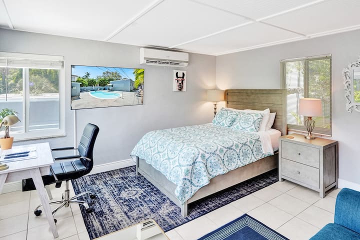 Next To Las Olas, Free Parking, Fast Wifi  & Pool - Fort Lauderdale, FL
