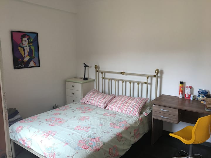 Quarto E, Lindo Quarto, Bem Arejado E Espacoso. - Pouso Alegre