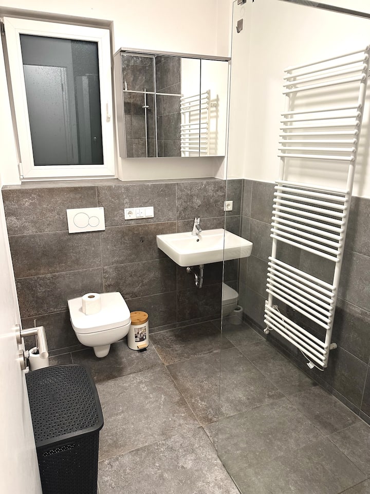 1 Zimmer Wohnung Zentral Modern - Aschaffenbourg
