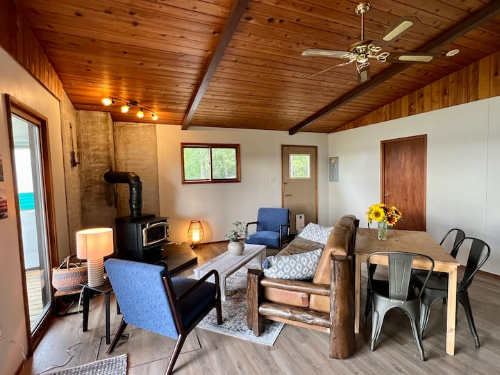 Cozy Sunset Cottage | Serene Lakefront Retreat - 艾伯塔