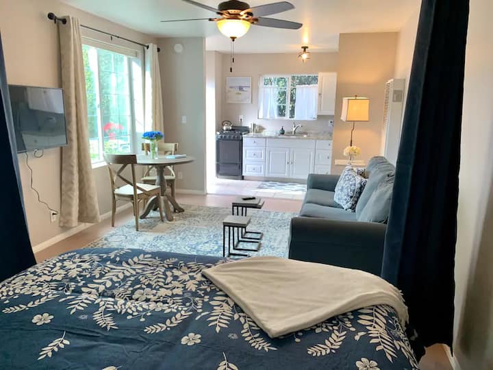 Blossom Heaven: The Lavender Suite - Santa Barbara
