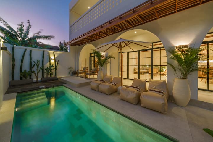 Charming 3 Bedroom Mediterranean Villa In Berawa - Canggu