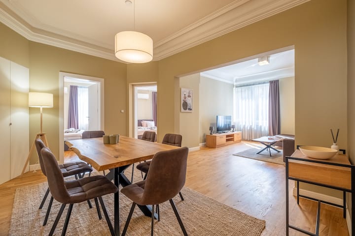 Stunning Luxury 3 Bedroom Apt In The Heart Of Town - Sofia