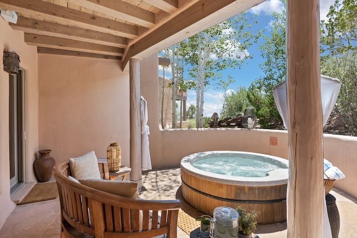 Tranquil Spa Retreat With Incredible Views - Santa Fe, NM