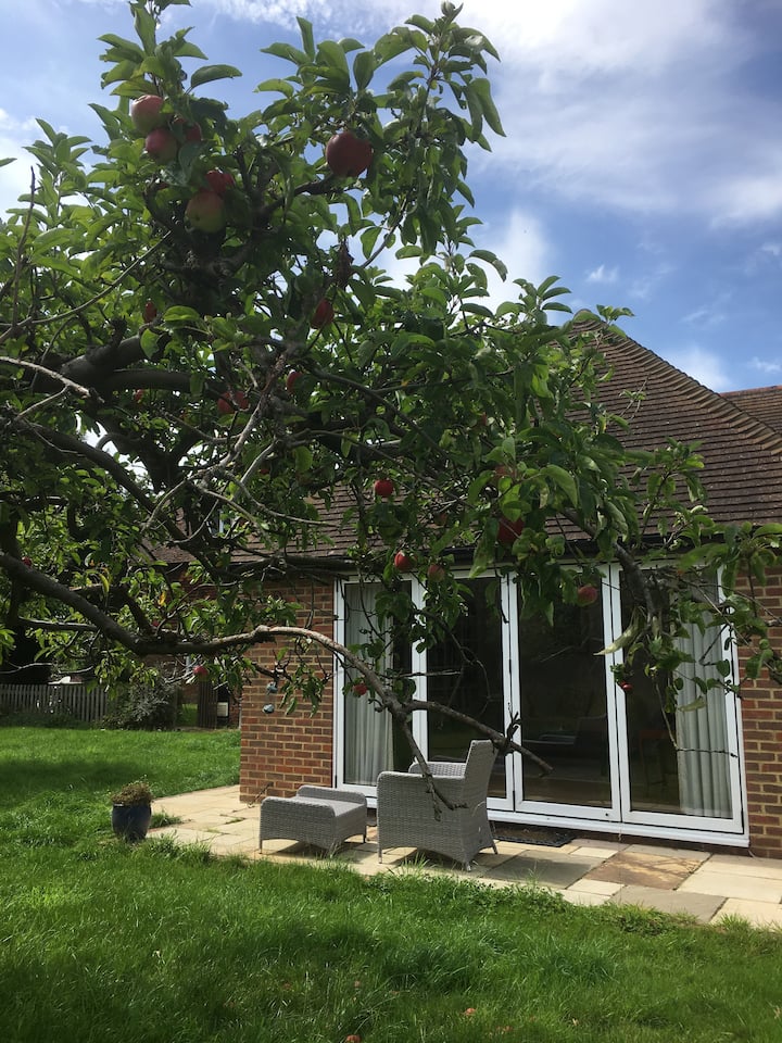 Rural Modern Cottage - Tonbridge