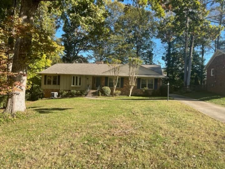 Charlotte Ranch Nestled In Trees - Charlotte, NC