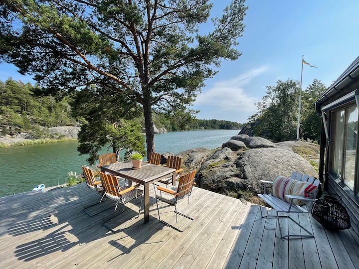 Unique Lake Home By The Sea - Nynäshamn