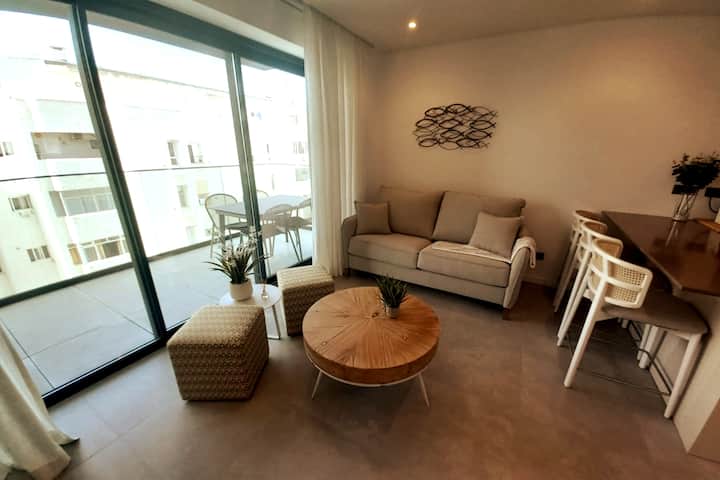 Elegante And Modern With Pool, Near Beach - Quarteira