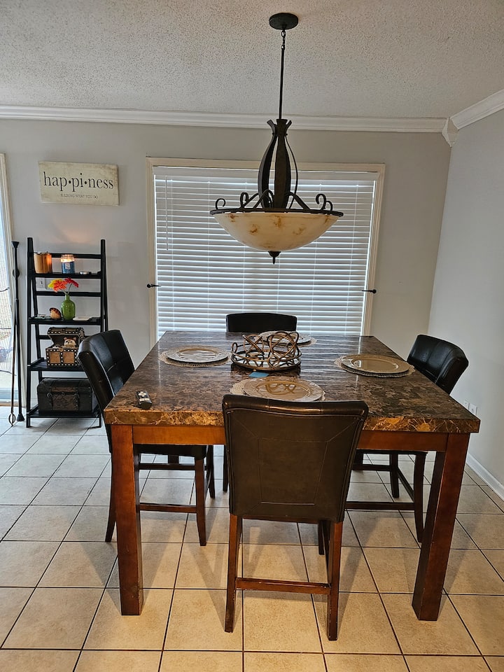 Sweet Home Alexander's - Lake Francis, Enterprise