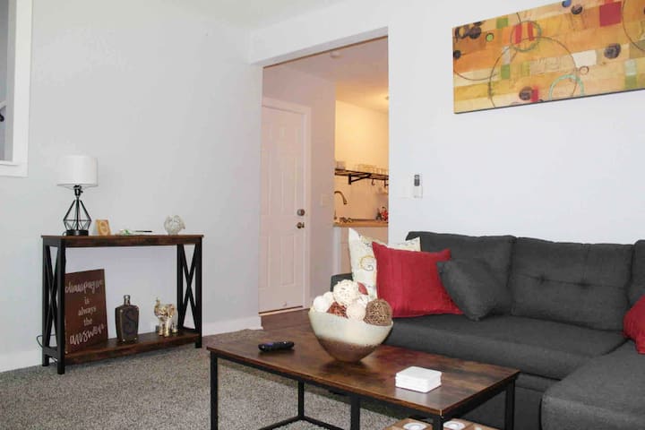Suite 4 -Cathedral Get Away - Toledo, OH