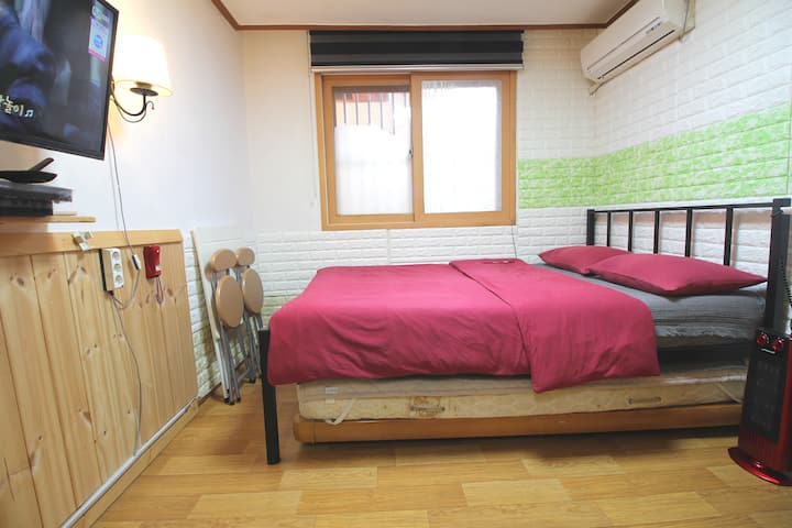 11nice Flat For Long Stay@hongdae/shinchon Sta - Seoul