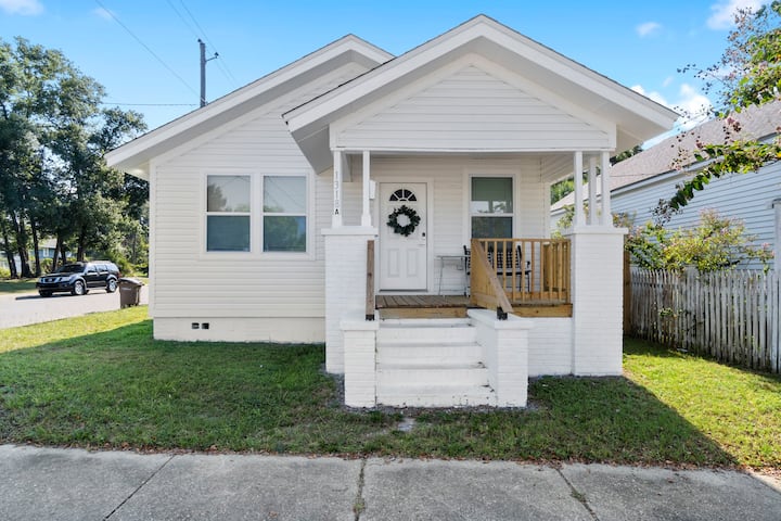 Adorable 2 Bdr Near Dt Pensacola - Pensacola, FL