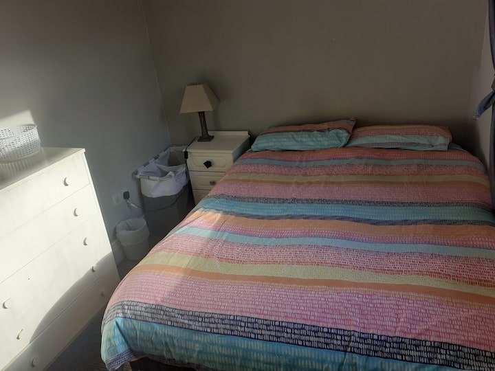 Cozzy Double Bedroom (Flat 4) - South Dublin