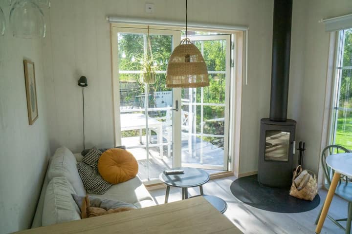 Strandnära Attefallshus - Suède