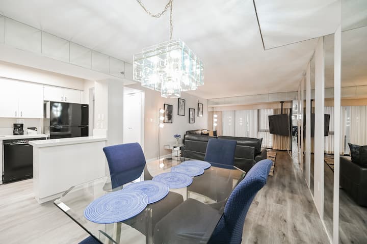 N78 2bd/2ba Center Strip |Great Views | Sleeps 12 - Las Vegas Strip, NV