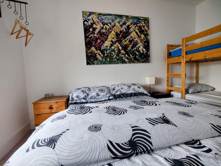 B&b- Double & Bunk- Sleeps 4 - Blaenau Ffestiniog