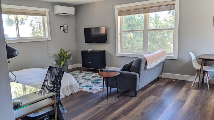 Private, Peaceful Treetop Studio In Alberta Arts - Portland, OR