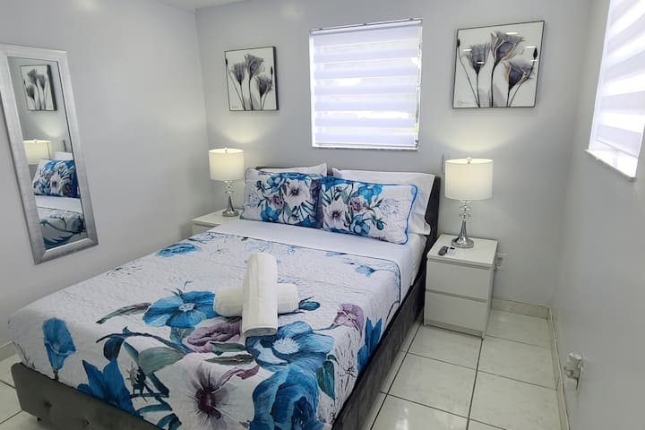 Cozy Studio Near Hard Rock Hotel & Stadium - Pembroke Pines, FL