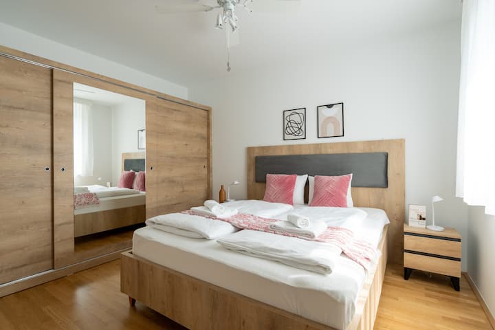 Hm | Elegant 1br Flat With Balcony - Wien