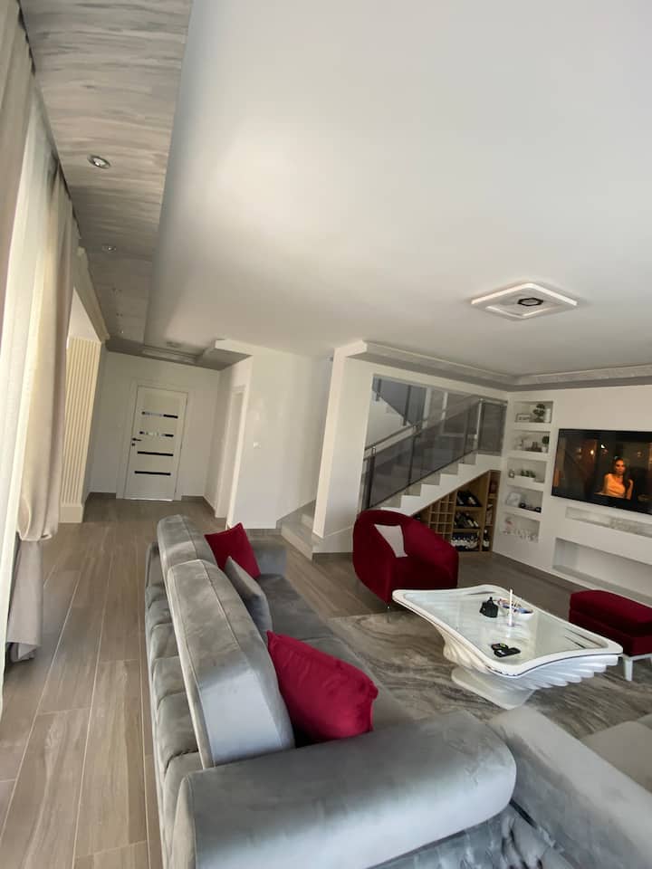 Luxury  Villa Mikeli - Podgorica