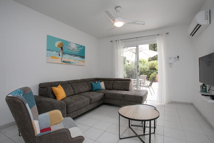 Iris Village- Casa Del Sol -2br, Pools, Parking - Paphos
