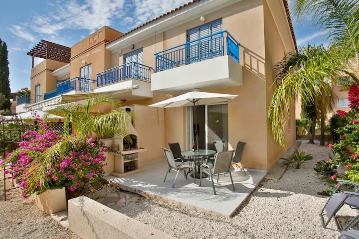 Iris Village- Casa Del Sol -2br, Pools, Parking - Paphos