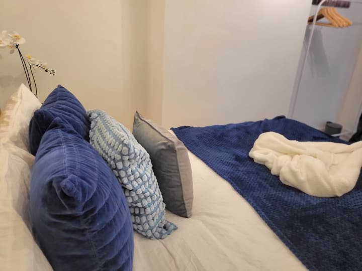 Standard Double Room In Reading - Reading
