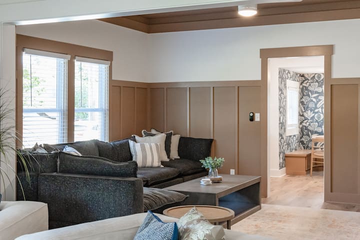 Luxury 2br Home | Walk To Rose District | Sleeps 6 - Broken Arrow, OK