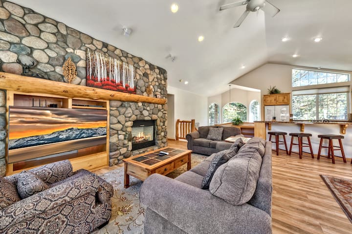 Hot Tub, Pool Table, Large Fenced Yard, Bunk Beds - 사우스 레이크 타호