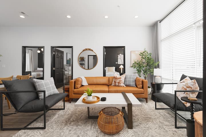 Modern Comfort 8 Beds, 4 Bedrm Walk To Restaurants - Nashville, TN