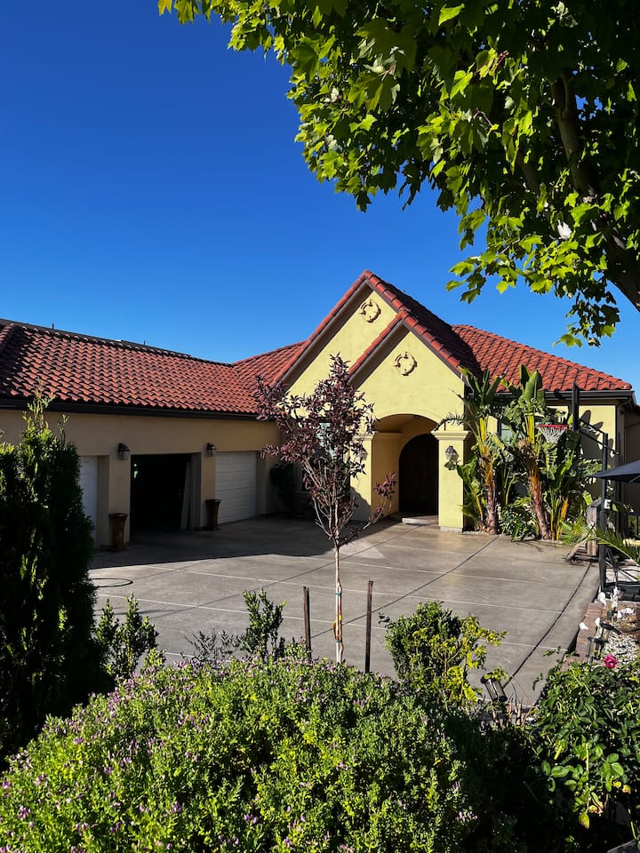 Paradise On Serpa - Folsom, CA