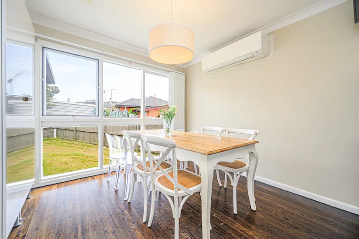 Sydney Moorebank 4 Bed House, Close Liverpool - Fairfield