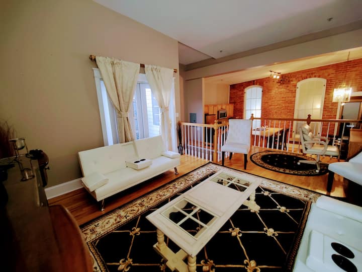 Upscale Downtown 2 Bedroom Apt! - Syracuse, NY