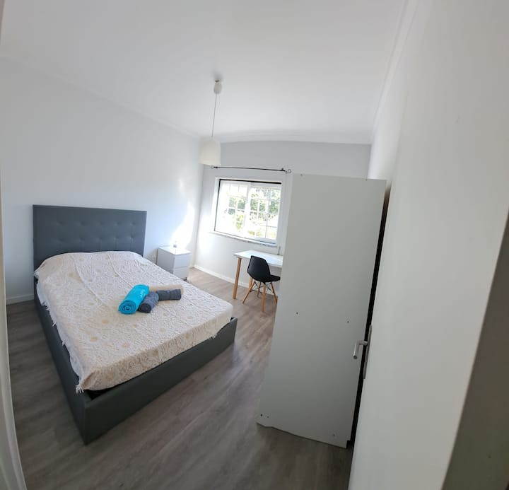 Quarto Com Cama De Casal - Coímbra