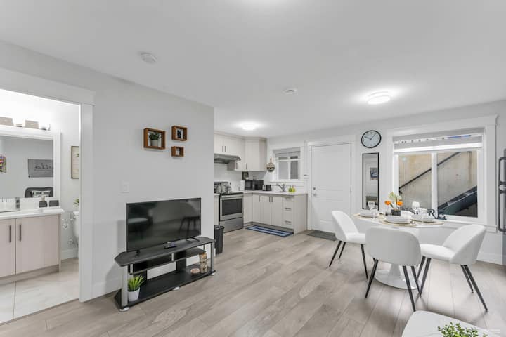 Newly Built 2bd Cozy Suite! - Surrey, BC