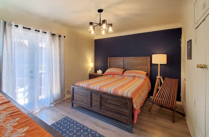 Cozy Bedroom & Bath+loundry Center La - Los Angeles, CA
