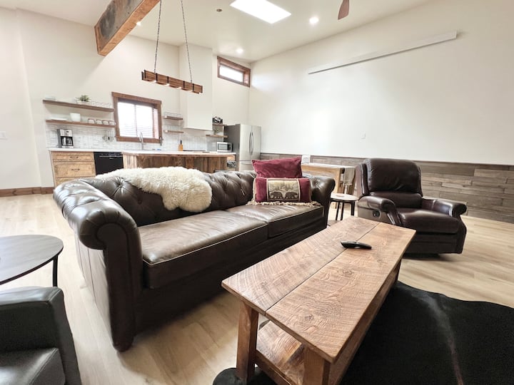 The Big Horn In Paradise Valley New! - Emigrant, MT
