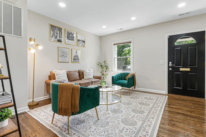 Modern Luxury Home In Old Town | 95 Walking Score! - Alexandria, VA