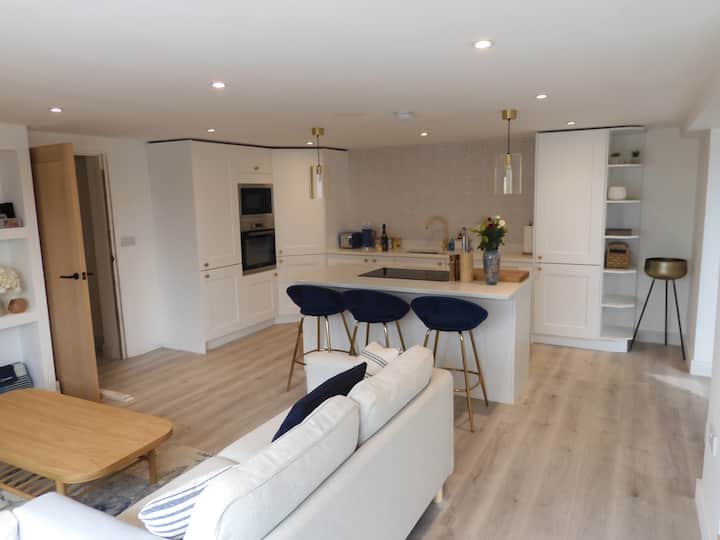 Fabulous Ground Floor Apartment  Adjacent To Beach - Rhosneigr