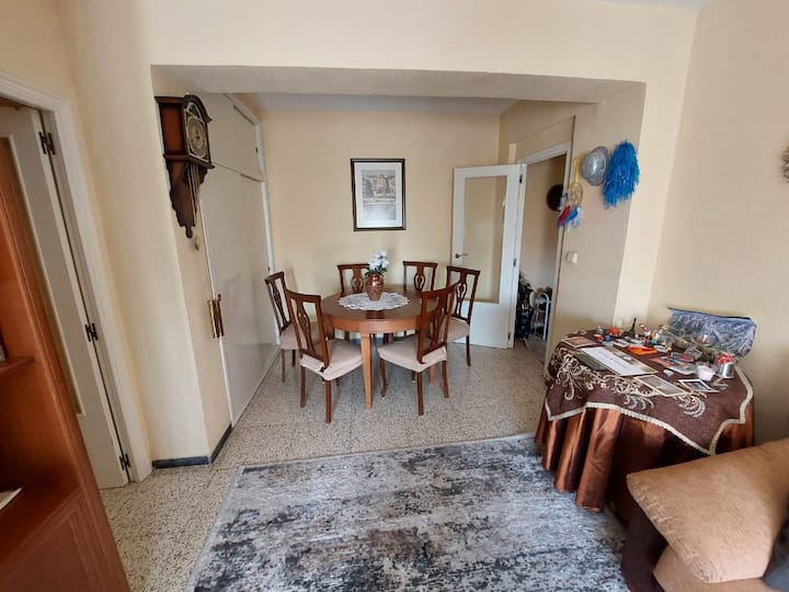 Big Bedroom With Balcony And Garden View - Alicante