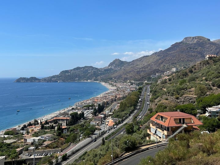 La Baia Delle Sirene Luxury Apartment - Letojanni