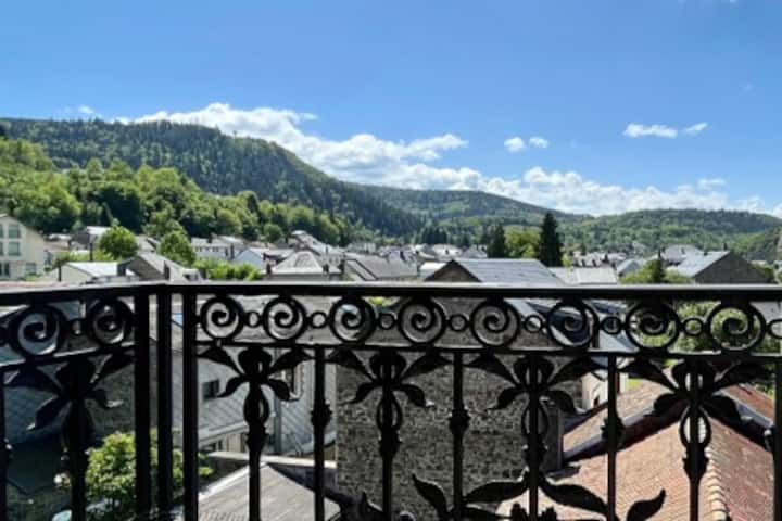 Appartement Dans  Une Résidence Calme - Murat-le-Quaire