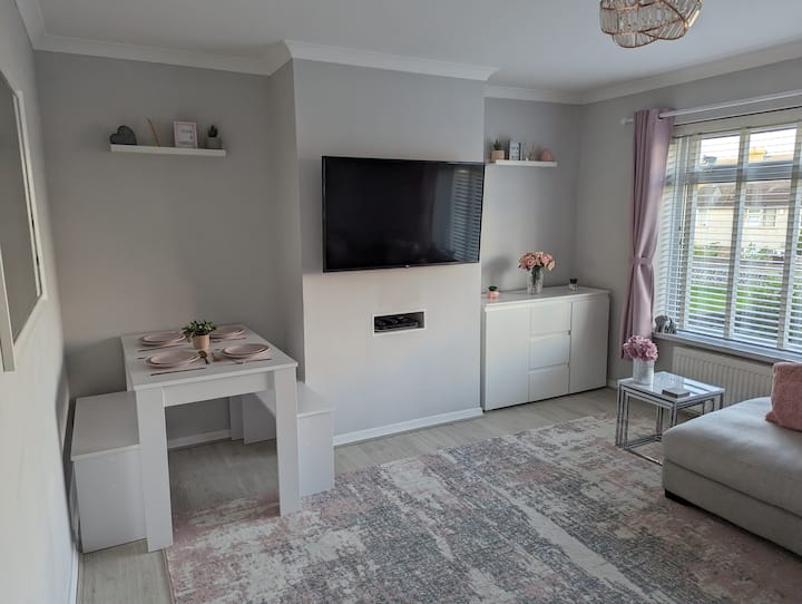 Stylish 2 Bed Apartment With Garden In Penarth - Cardiff